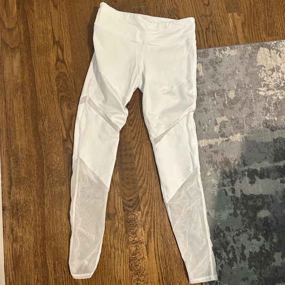 ALO Yoga | Pants & Jumpsuits | Alo White Leggings | Poshmark
